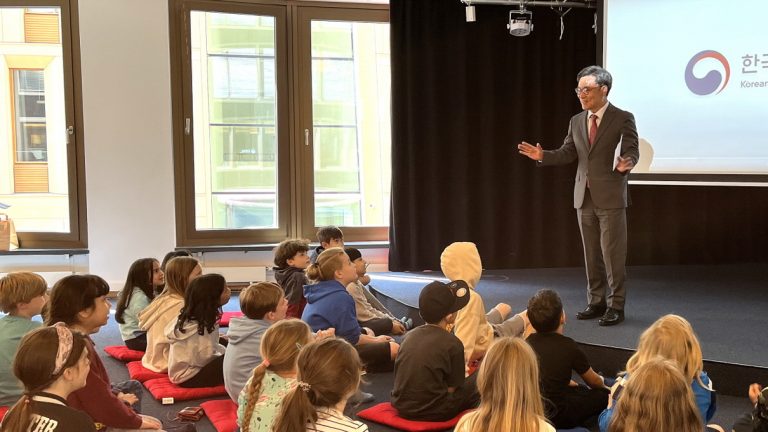국제 어린이날- 독일 초등학생들과 함께 한 한국문화축제 – Kyoposhinmun
